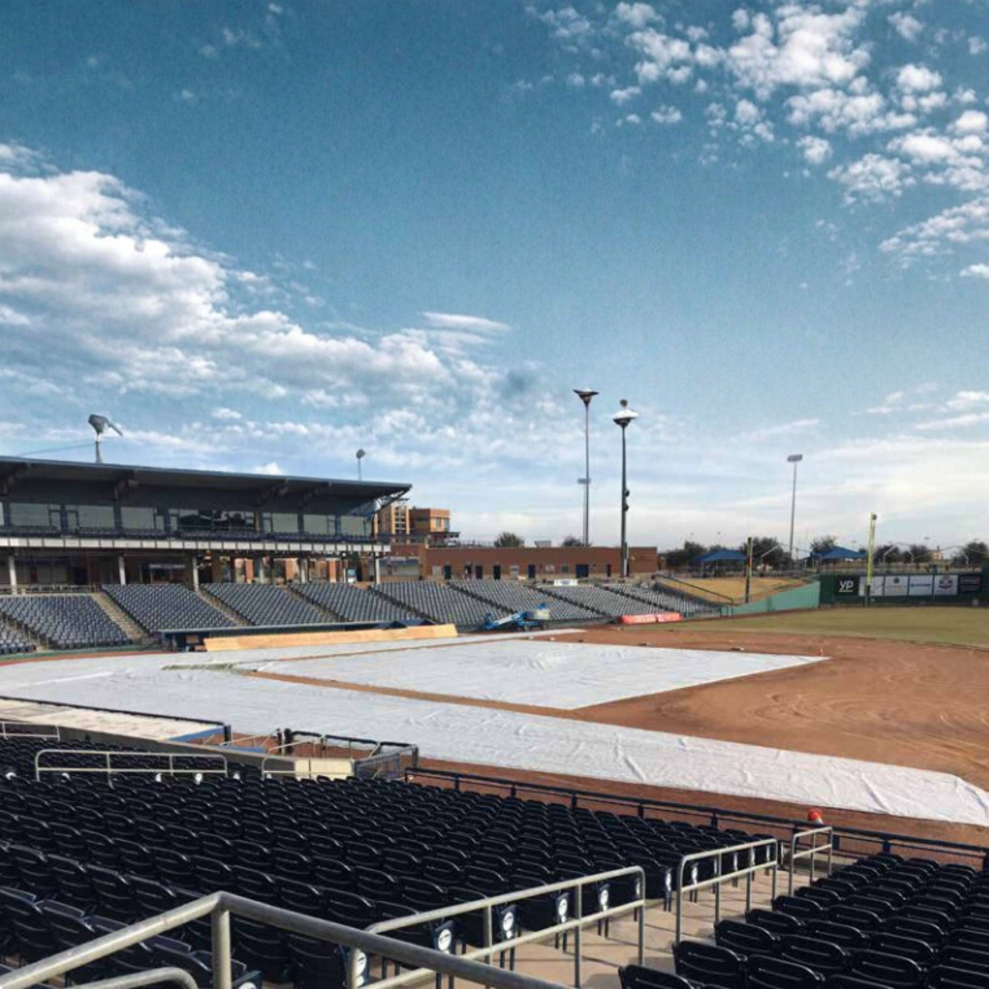 Winter-Coat™ Ground Blankets - Putterman Athletics